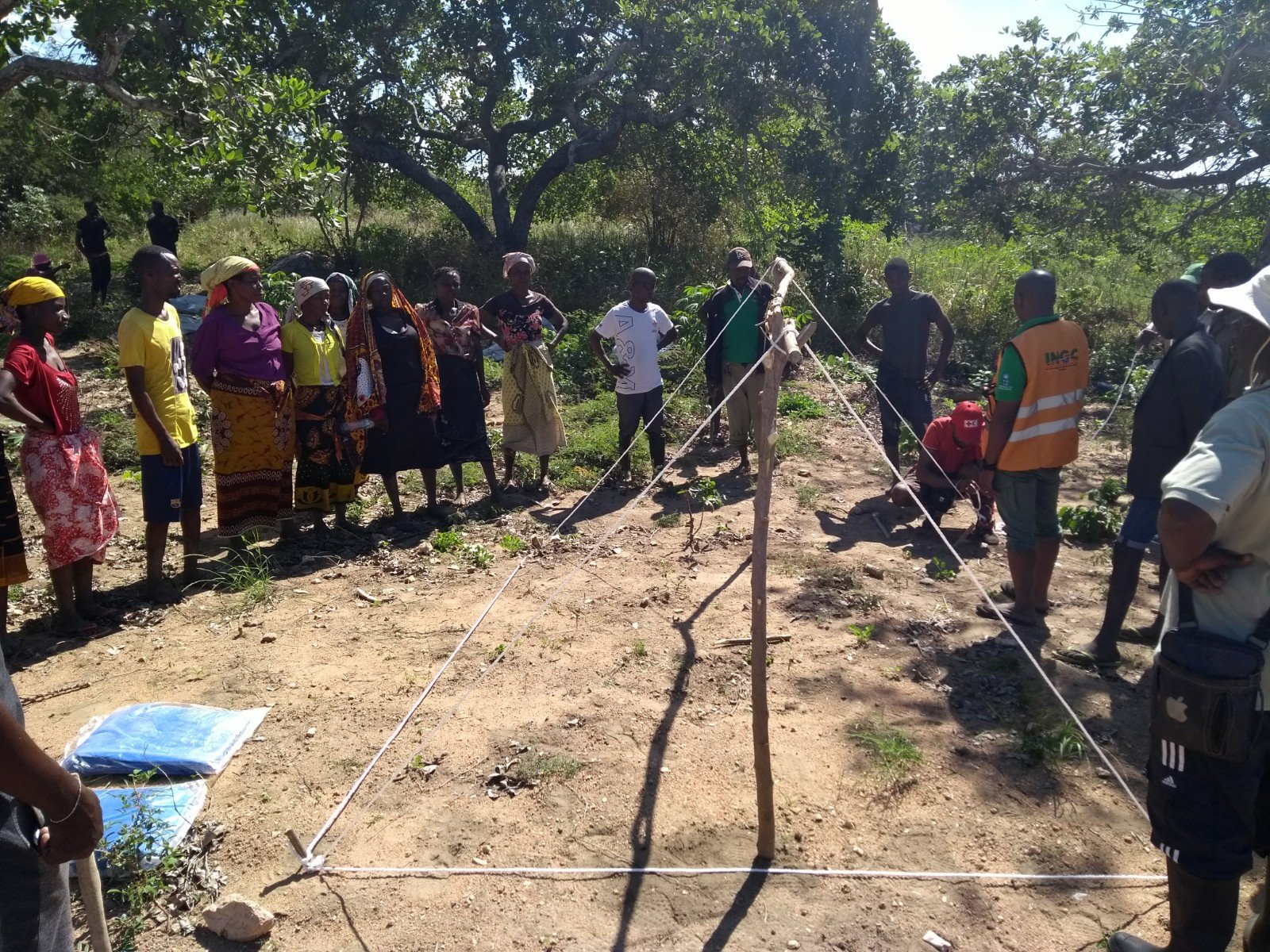 Distribution de kits d'abris après le cyclone Kenneth | Croix-Rouge